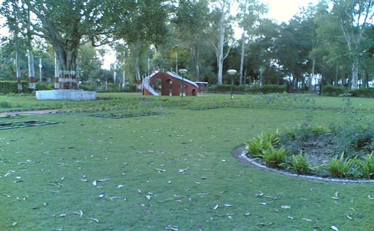 Parichha Dam tour with Antilog Vacations at Jhansi Central India