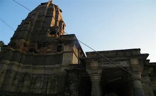 Kedareshwar temple tour with Antilog Vacations at Omkareshwar Central India