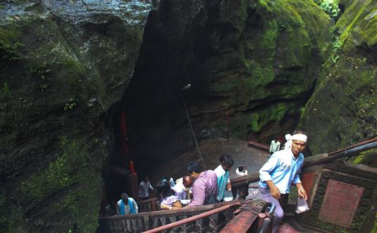 Jata Shankar Cave tour with Antilog Vacations at Pachmarhi Central India