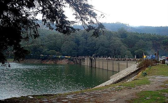 Mattupetty Dam tour with Antilog Vacations at Munnar Kerala