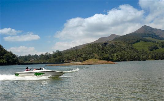 Mattupetty Dam tour with Antilog Vacations at Munnar Kerala