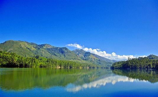 Mattupetty Dam tour with Antilog Vacations at Munnar Kerala