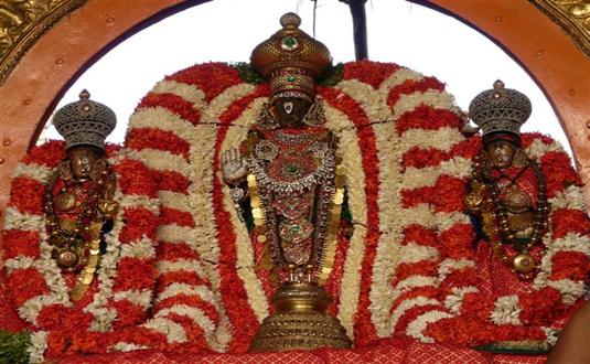 Sri Parthasarathy Temple tour with Antilog Vacations at Chennai South India