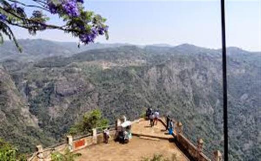 Dolphin's Nose Viewpoint tour with Antilog Vacations at Coonoor South India