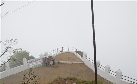 Dolphin's Nose Viewpoint tour with Antilog Vacations at Coonoor South India