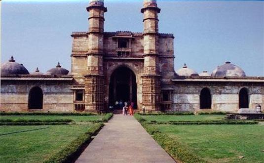 Khapra Zaveri Palace tour with Antilog Vacations at Anand Western India