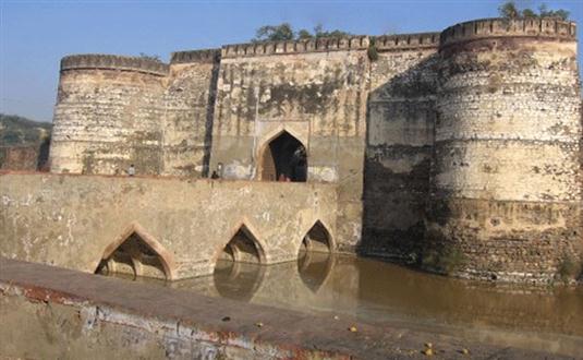 Lohagarh Fort tour with Antilog Vacations at Lonavala Western India