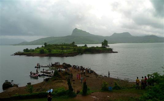 Pavana Lake tour with Antilog Vacations at Lonavala Western India