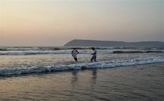Bhatye Beach tour with Antilog Vacations at Ratnagiri Western India