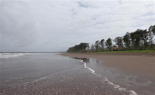 Bhatye Beach tour with Antilog Vacations at Ratnagiri Western India