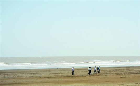 Suvali Beach tour with Antilog Vacations at Surat Western India