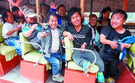 Kingdom of the Little People tour with Antilog Vacations at Yunnan ...